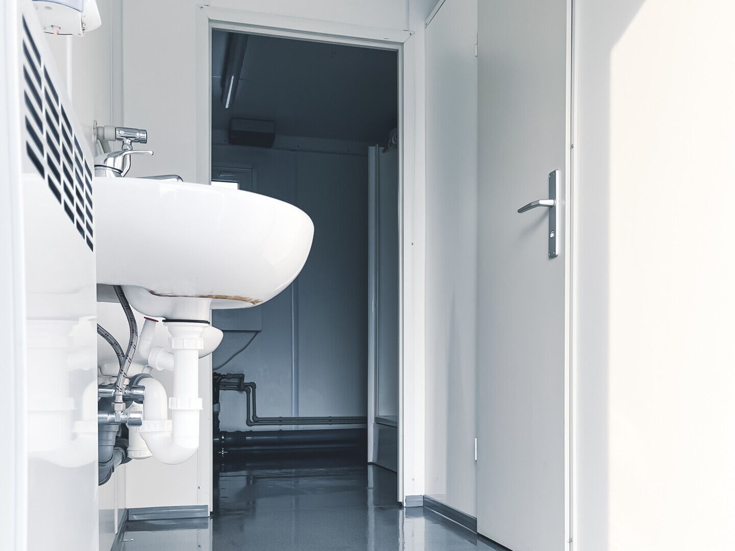 WC-Container & Sanitärcontainer Kaufen und Mieten | CHV Container